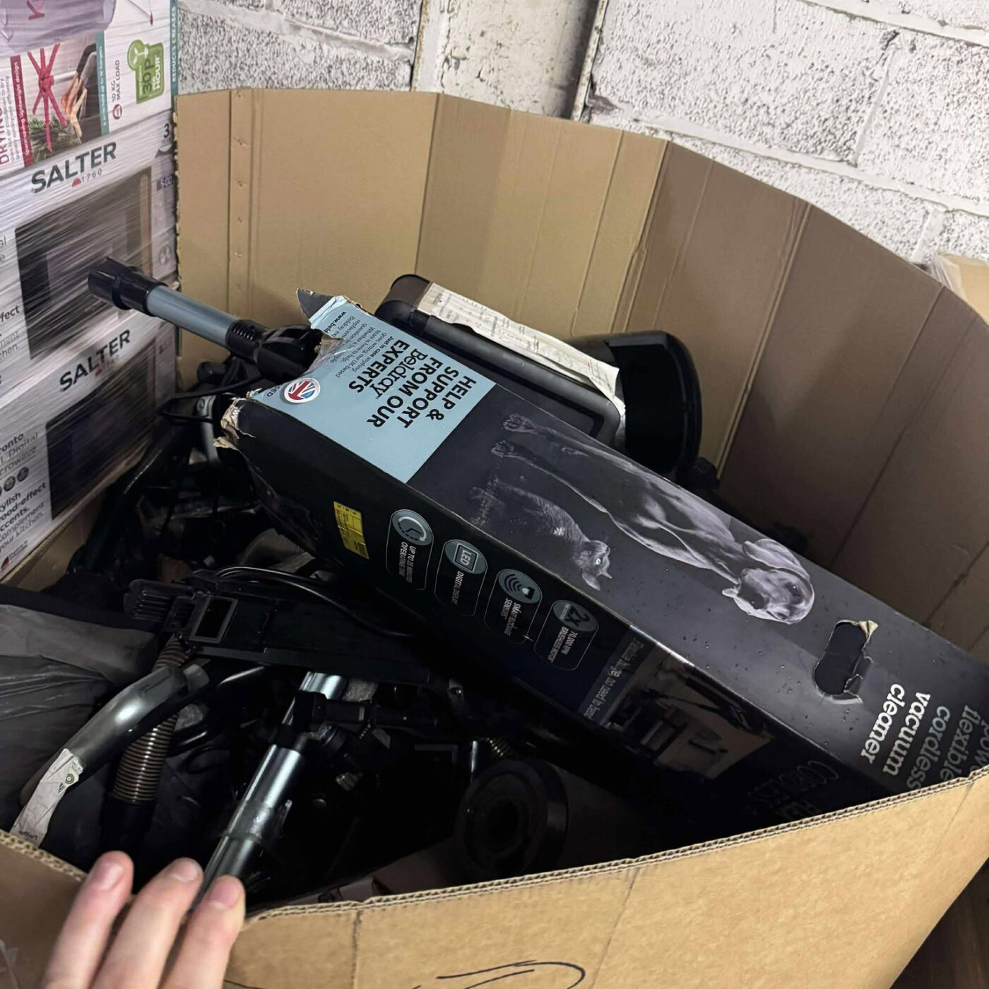 UNBOXED ELECTRICAL RETURNS - Stockport Pallet Warehouse