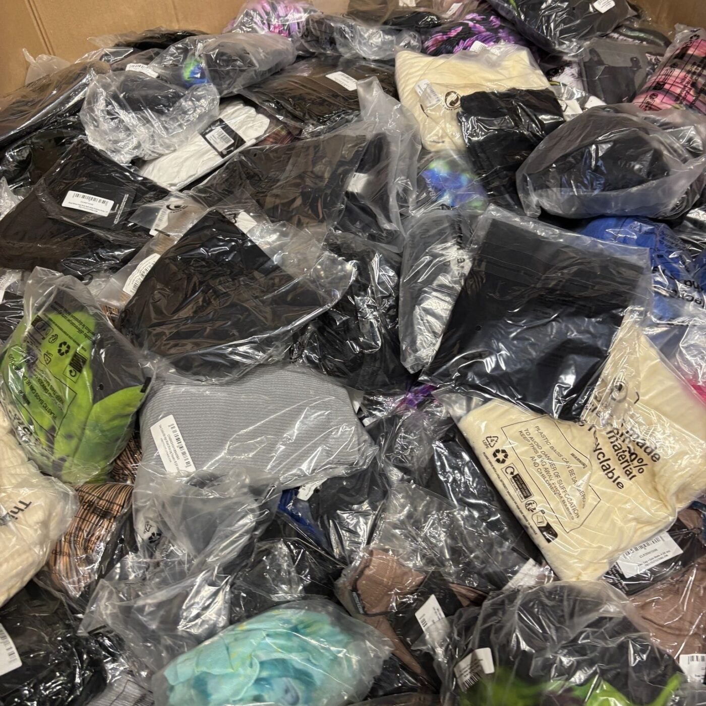 Boohoo & PLT Mixed Clearance 300 units - Stockport Pallet Warehouse