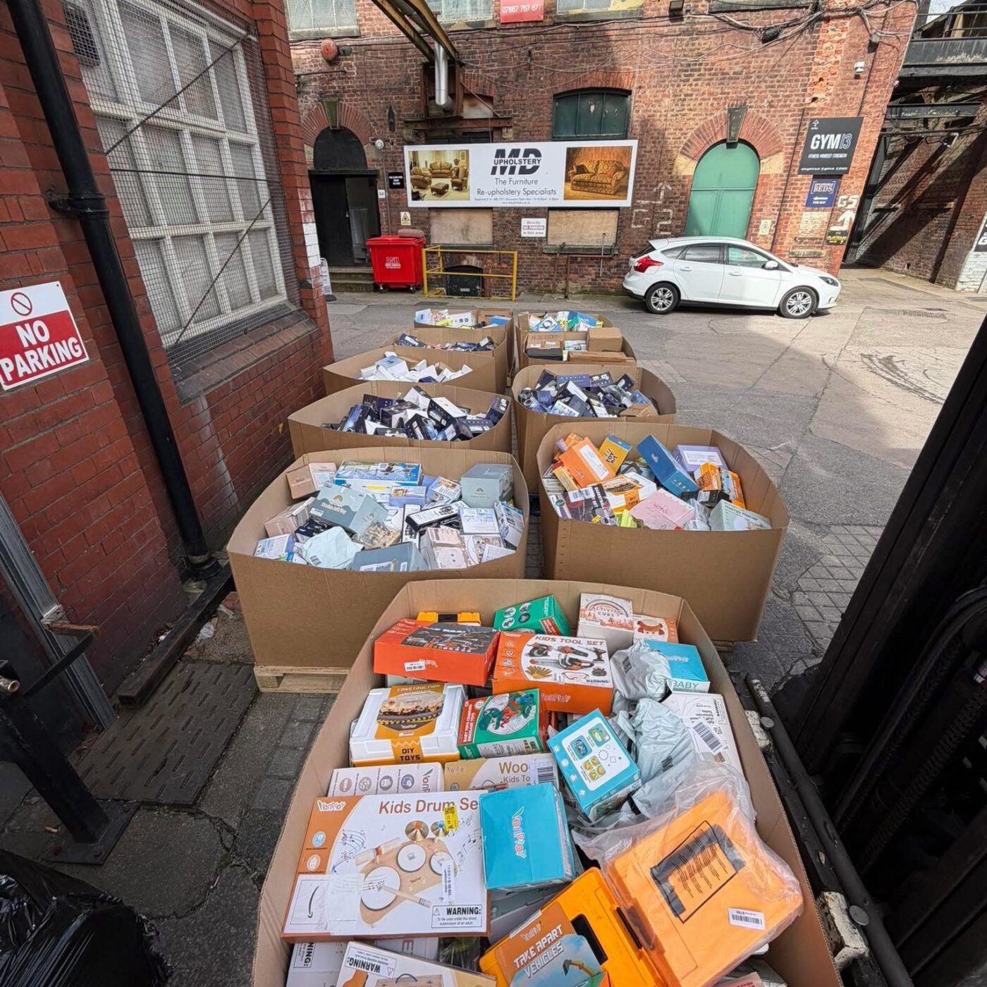 16 pallets Amazon smalls - Stockport Pallet Warehouse